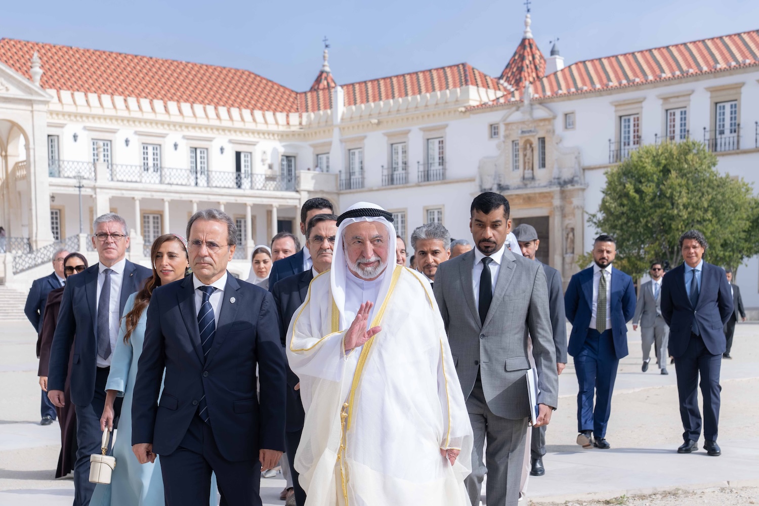 حاكم الشارقة يفتتح "مركز الدراسات العربية" في جامعة كويمبرا البرتغالية - lepointtn.com